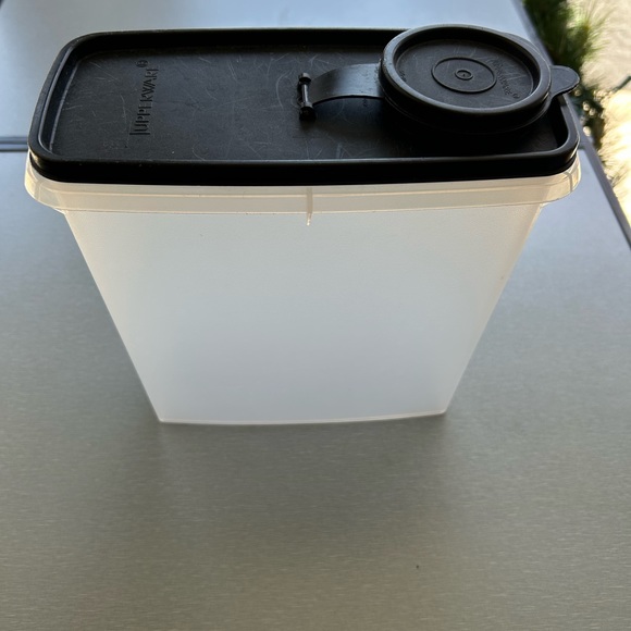 Tupperware | Kitchen | Vintage Tupperware Cereal Storage Container ...